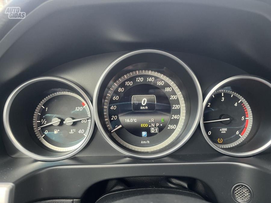 Balts Mercedes-Benz E 220 2014 Panevēža, ar dzinēja tilpumu 2.20 L un nobraukumu 515 tūkst. km par 5750 €, foto 10 vietnē AUTOMOTO.COM.LV