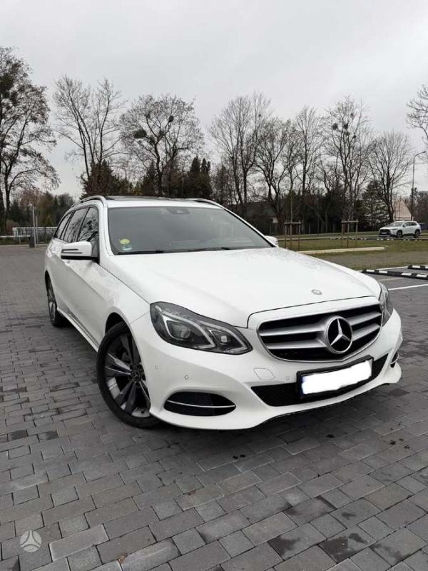 White Mercedes-Benz E 220 2015 in Kaunas, with an engine capacity of 2.14 L and mileage of 295 thousand km for 9399 €, photo 6 on AUTOMOTO.COM.LV