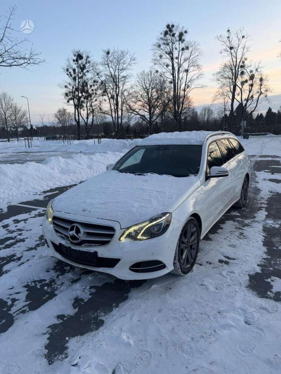 White Mercedes-Benz E 220 2015 in Kaunas, with an engine capacity of 2.14 L and mileage of 295 thousand km for 9450 €, photo 4 on AUTOMOTO.COM.LV
