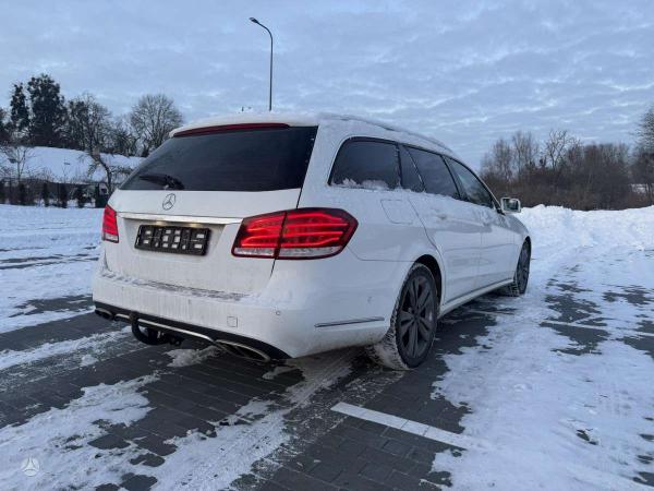 Balts Mercedes-Benz E 220 2015 Kauņa, ar dzinēja tilpumu 2.14 L un nobraukumu 295 tūkst. km par 9450 €, foto 5 vietnē AUTOMOTO.COM.LV
