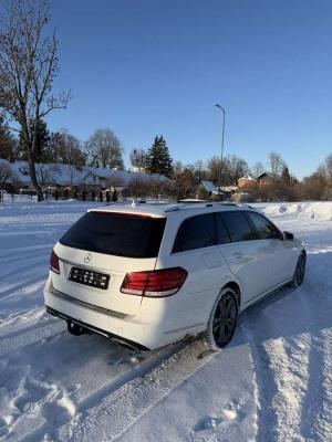 White Mercedes-Benz E 220 2015 in Kaunas, with an engine capacity of 2.14 L and mileage of 295 thousand km for 9300 €, photo 6 on AUTOMOTO.COM.LV