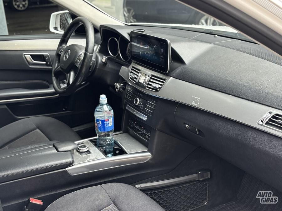 Balts Mercedes-Benz E 220 2015 Kauņa, ar dzinēja tilpumu 2.10 L un nobraukumu 600 tūkst. km par 4500 €, foto 18 vietnē AUTOMOTO.COM.LV