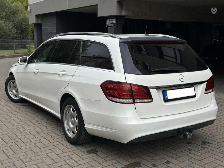 Белый Мерседес E 220 2015 в Каунас, объемом двигателя 2.14 л и пробегом 600 тыс. км за 4500 €, фото 9 на AUTOMOTO.COM.LV