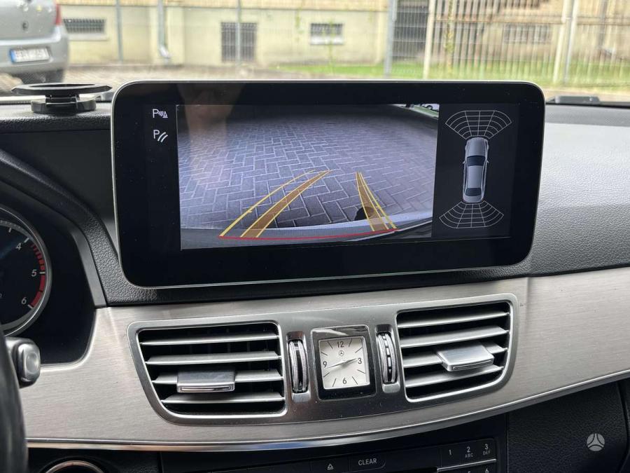 Белый Мерседес E 220 2015 в Каунас, объемом двигателя 2.14 л и пробегом 600 тыс. км за 4500 €, фото 15 на AUTOMOTO.COM.LV
