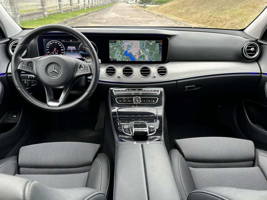 Белый Мерседес E 220 2016 в Каунас, объемом двигателя 1.95 л и пробегом 234 тыс. км за 14900 €, фото 9 на AUTOMOTO.COM.LV