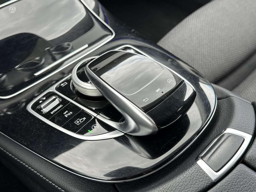 Белый Мерседес E 220 2016 в Каунас, объемом двигателя 1.95 л и пробегом 234 тыс. км за 14900 €, фото 10 на AUTOMOTO.COM.LV