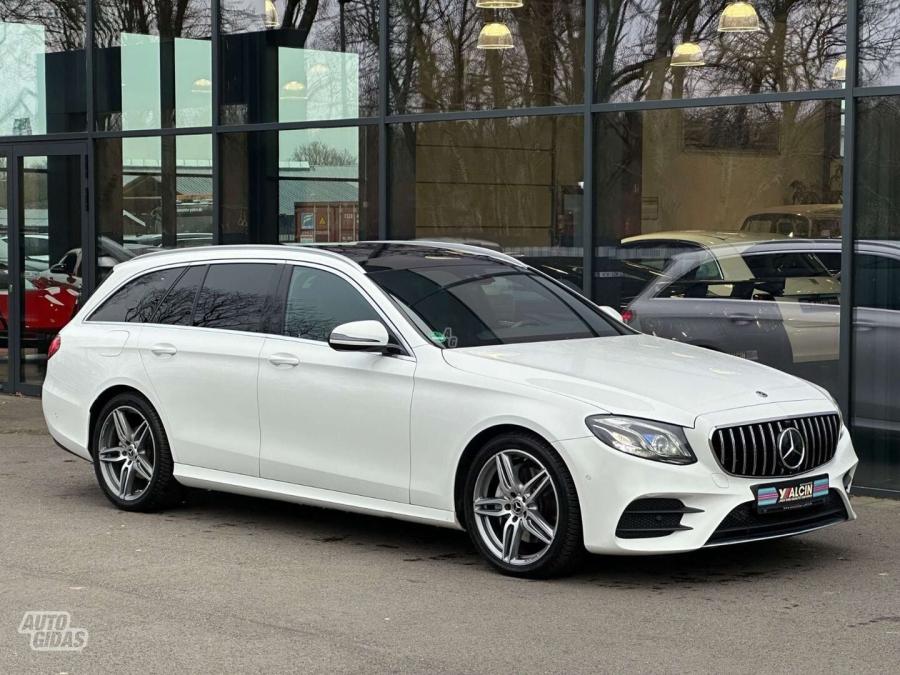 White Mercedes-Benz E 220 2017 in Kaunas, with an engine capacity of 2.00 L and mileage of 100 thousand km for 30424 €, photo 5 on AUTOMOTO.COM.LV