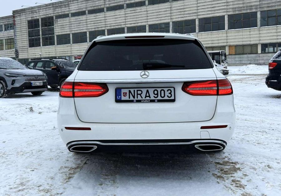 Balts Mercedes-Benz E 220 2017 Viļņa, ar dzinēja tilpumu 1.95 L un nobraukumu 235 tūkst. km par 18450 €, foto 12 vietnē AUTOMOTO.COM.LV