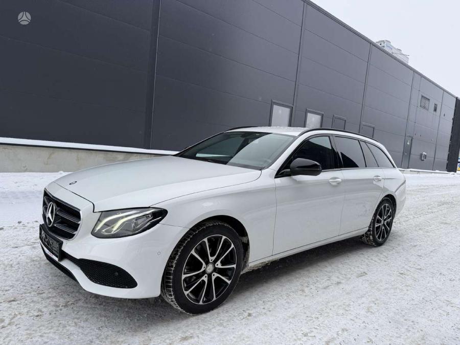Balts Mercedes-Benz E 220 2017 Šauļi, ar dzinēja tilpumu 1.95 L un nobraukumu 320 tūkst. km par 9900 €, foto 3 vietnē AUTOMOTO.COM.LV