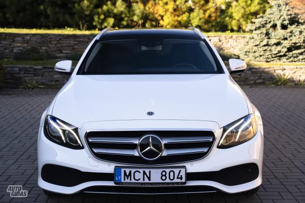 Balts Mercedes-Benz E 220 2017 Viļņa, ar dzinēja tilpumu 2.00 L un nobraukumu 196 tūkst. km par 20700 €, foto  vietnē AUTOMOTO.COM.LV
