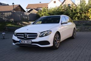 Белый Мерседес E 220 2017 в Вильнюс, объемом двигателя 2.00 л и пробегом 196 тыс. км за 20700 €, фото 3 на AUTOMOTO.COM.LV