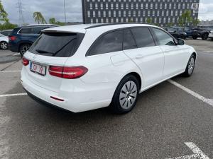 Белый Мерседес E 220 2017 в Каунас, объемом двигателя 2.00 л и пробегом 417 тыс. км за 8499 €, фото 4 на AUTOMOTO.COM.LV