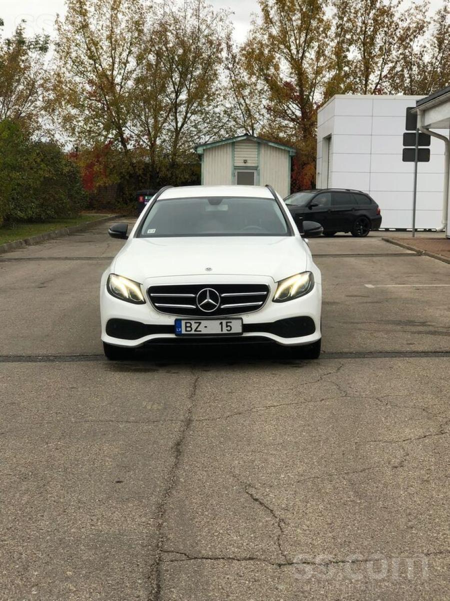 White Mercedes-Benz E 220 2018 in Riga, with an engine capacity of 2.00 L and mileage of 162 thousand km for 15000 €, photo 11 on AUTOMOTO.COM.LV