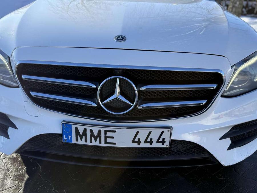 Balts Mercedes-Benz E 220 2018 Viļņa, ar dzinēja tilpumu 1.95 L un nobraukumu 342 tūkst. km par 17800 €, foto 11 vietnē AUTOMOTO.COM.LV