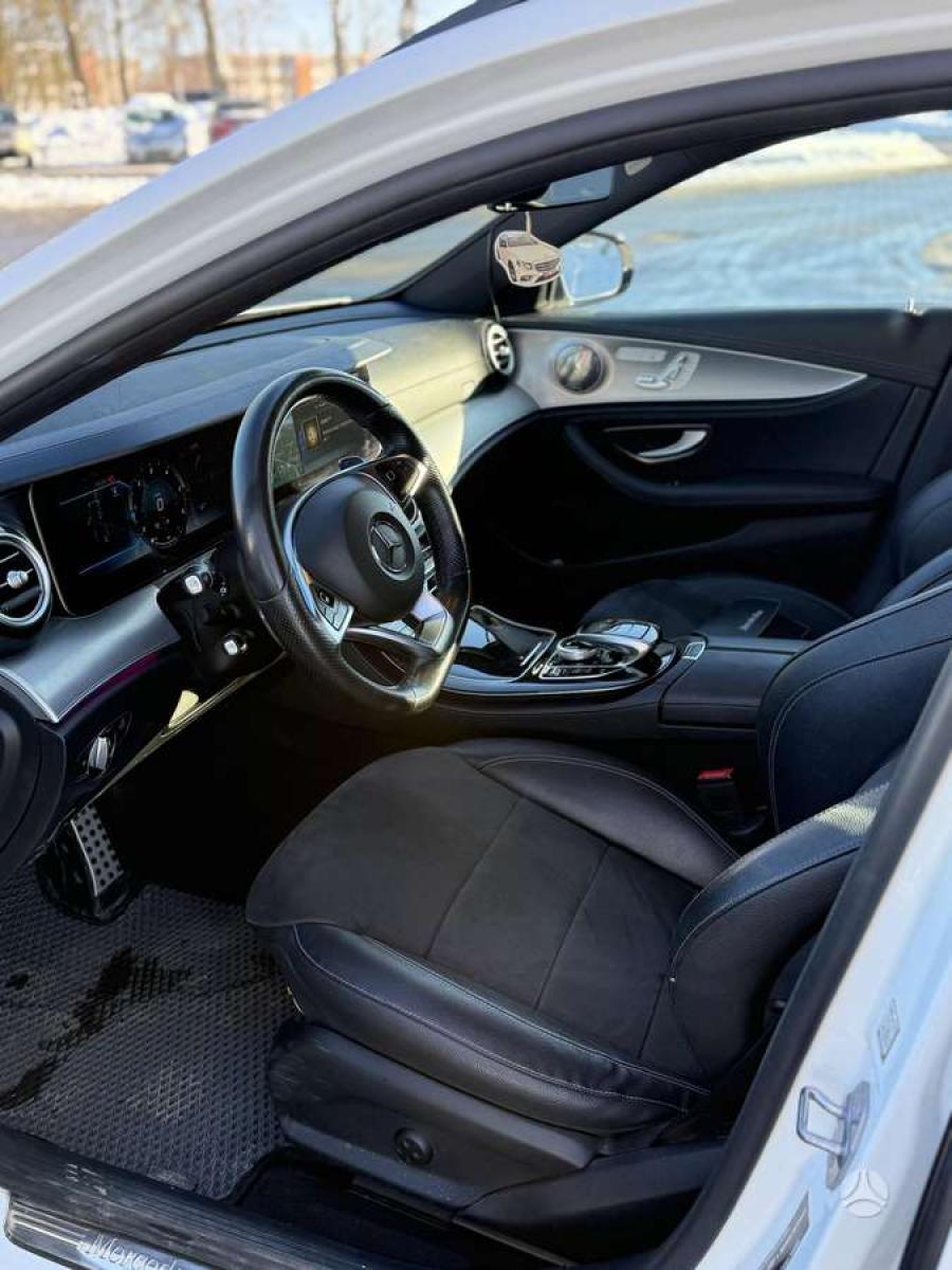Balts Mercedes-Benz E 220 2018 Viļņa, ar dzinēja tilpumu 1.95 L un nobraukumu 342 tūkst. km par 17800 €, foto 28 vietnē AUTOMOTO.COM.LV