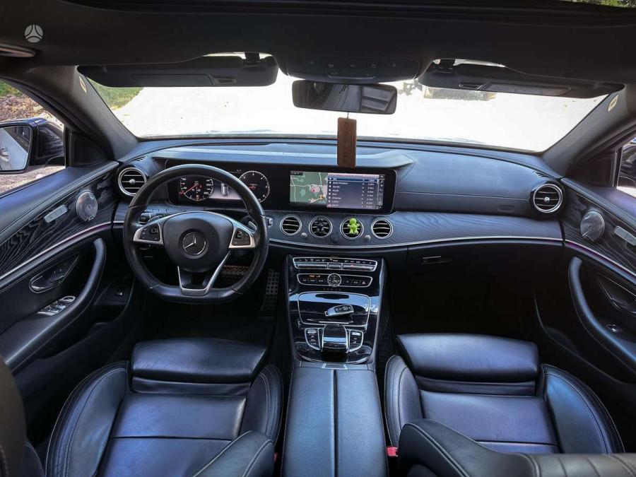 White Mercedes-Benz E 220 2018 in Kaunas, with an engine capacity of 2.00 L and mileage of 328 thousand km for 14200 €, photo 24 on AUTOMOTO.COM.LV
