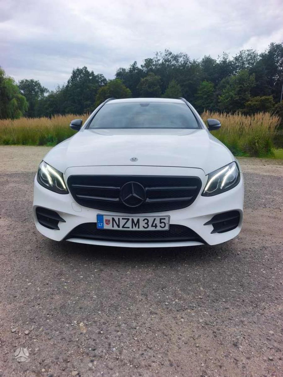 Balts Mercedes-Benz E 220 2018 Šakiai, ar dzinēja tilpumu 1.95 L un nobraukumu 447 tūkst. km par 15500 €, foto 4 vietnē AUTOMOTO.COM.LV