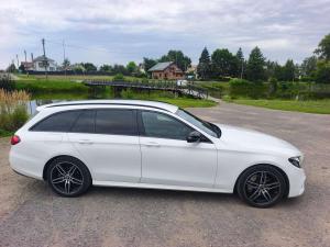 Balts Mercedes-Benz E 220 2018 Šakiai, ar dzinēja tilpumu 1.95 L un nobraukumu 447 tūkst. km par 15500 €, foto 9 vietnē AUTOMOTO.COM.LV