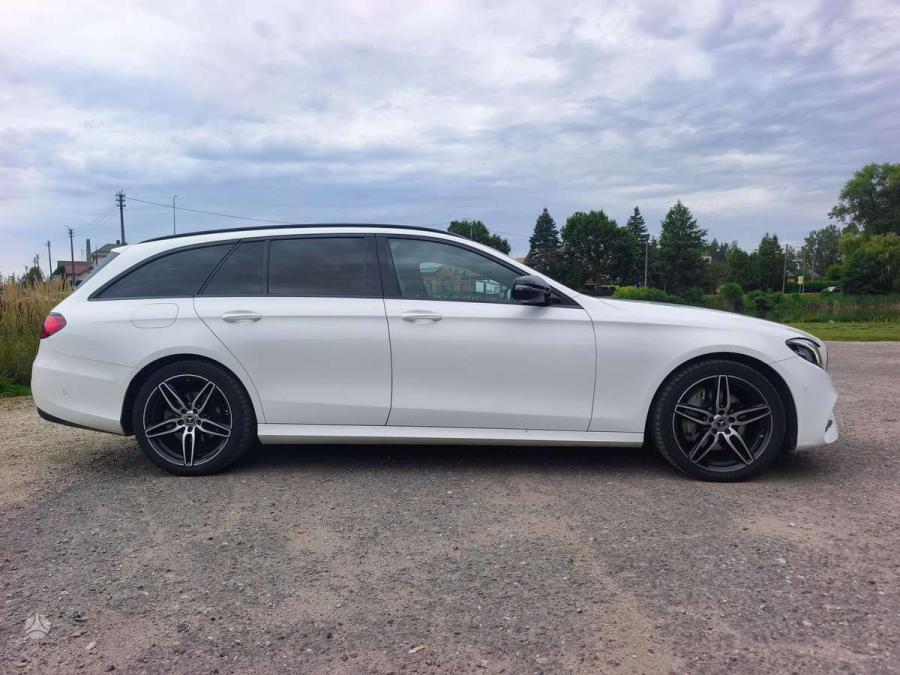 Balts Mercedes-Benz E 220 2018 Šakiai, ar dzinēja tilpumu 1.95 L un nobraukumu 447 tūkst. km par 15500 €, foto 11 vietnē AUTOMOTO.COM.LV