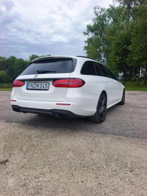 Balts Mercedes-Benz E 220 2018 Šakiai, ar dzinēja tilpumu 1.95 L un nobraukumu 447 tūkst. km par 15500 €, foto 14 vietnē AUTOMOTO.COM.LV
