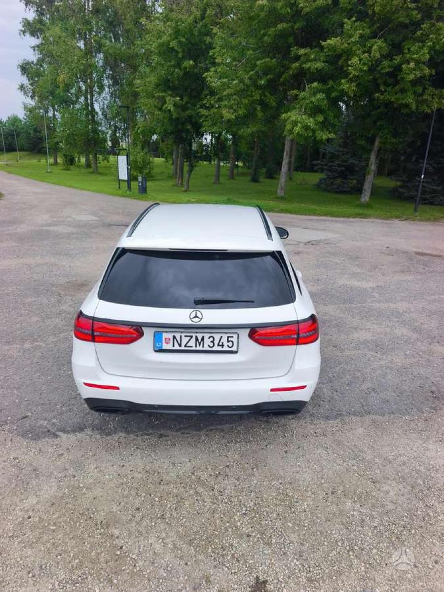 Balts Mercedes-Benz E 220 2018 Šakiai, ar dzinēja tilpumu 1.95 L un nobraukumu 447 tūkst. km par 15500 €, foto 15 vietnē AUTOMOTO.COM.LV
