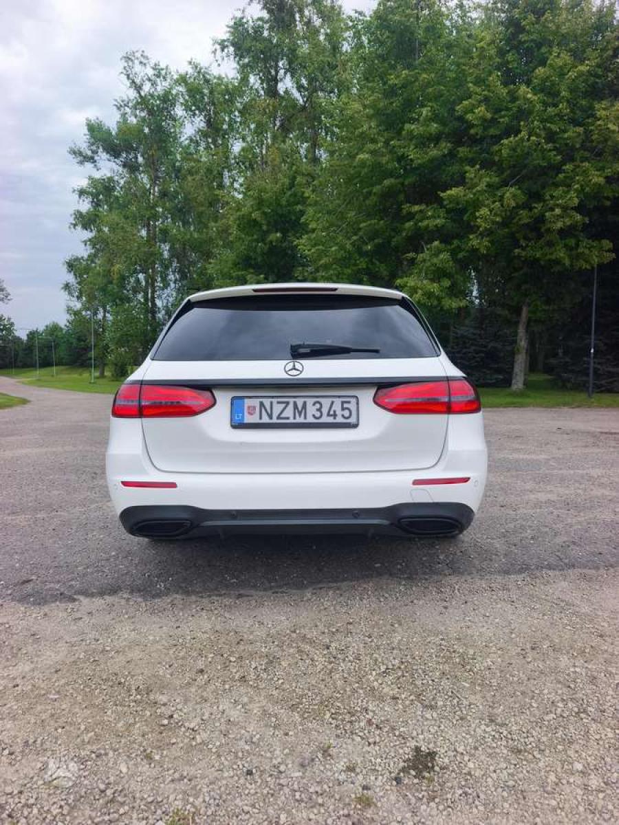 Balts Mercedes-Benz E 220 2018 Šakiai, ar dzinēja tilpumu 1.95 L un nobraukumu 447 tūkst. km par 15500 €, foto 17 vietnē AUTOMOTO.COM.LV