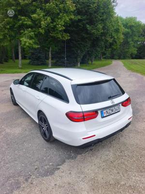 Balts Mercedes-Benz E 220 2018 Šakiai, ar dzinēja tilpumu 1.95 L un nobraukumu 447 tūkst. km par 15500 €, foto 18 vietnē AUTOMOTO.COM.LV