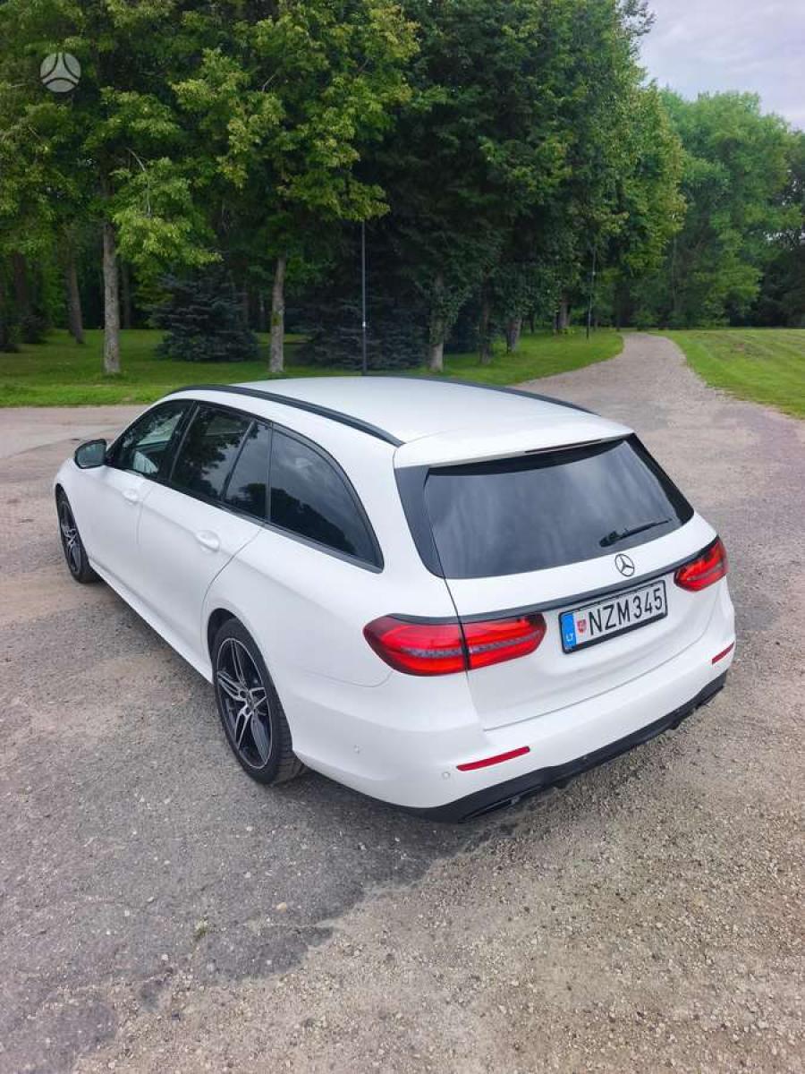 Balts Mercedes-Benz E 220 2018 Šakiai, ar dzinēja tilpumu 1.95 L un nobraukumu 447 tūkst. km par 15500 €, foto 18 vietnē AUTOMOTO.COM.LV
