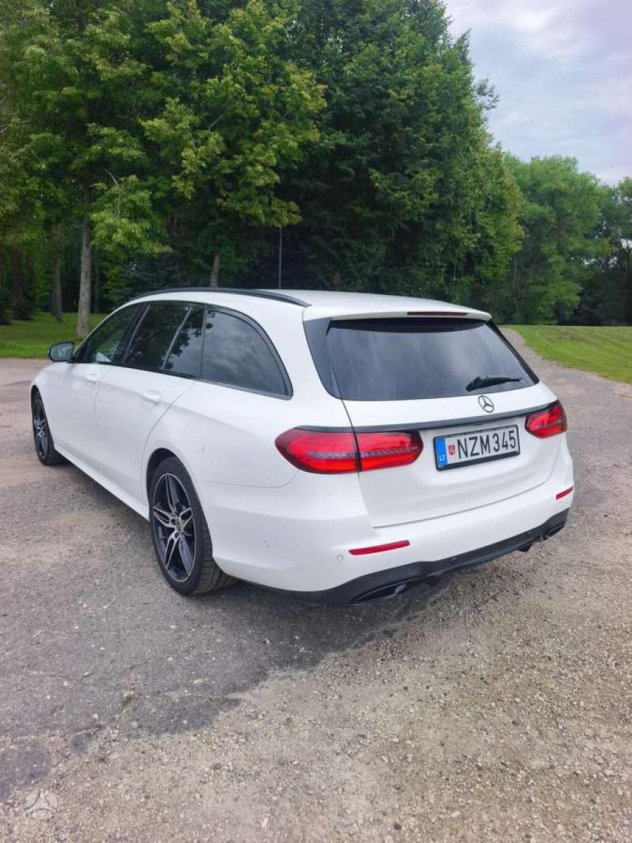Balts Mercedes-Benz E 220 2018 Šakiai, ar dzinēja tilpumu 1.95 L un nobraukumu 447 tūkst. km par 15500 €, foto 19 vietnē AUTOMOTO.COM.LV