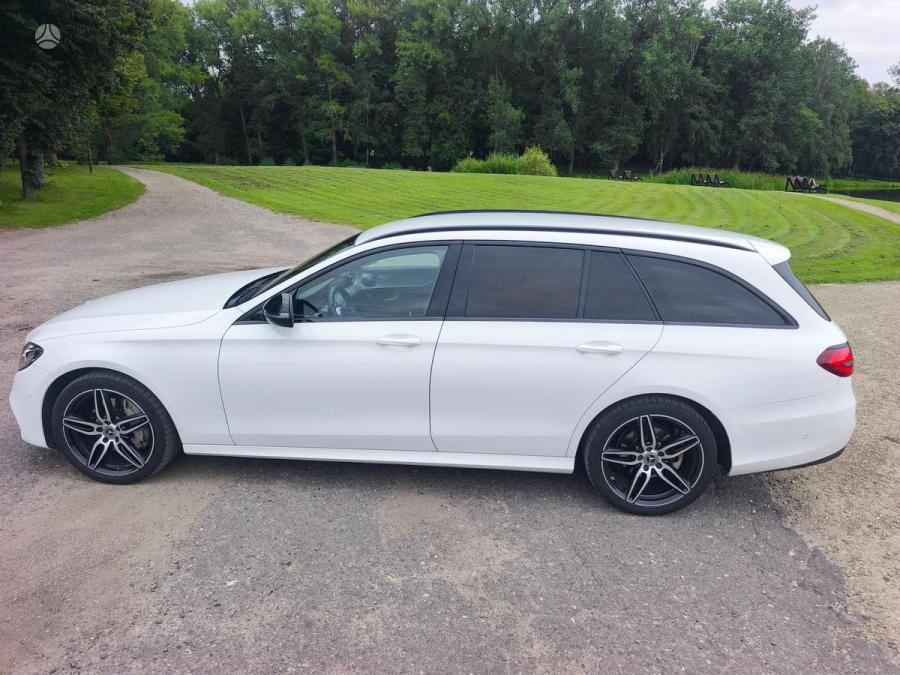Balts Mercedes-Benz E 220 2018 Šakiai, ar dzinēja tilpumu 1.95 L un nobraukumu 447 tūkst. km par 15500 €, foto 21 vietnē AUTOMOTO.COM.LV
