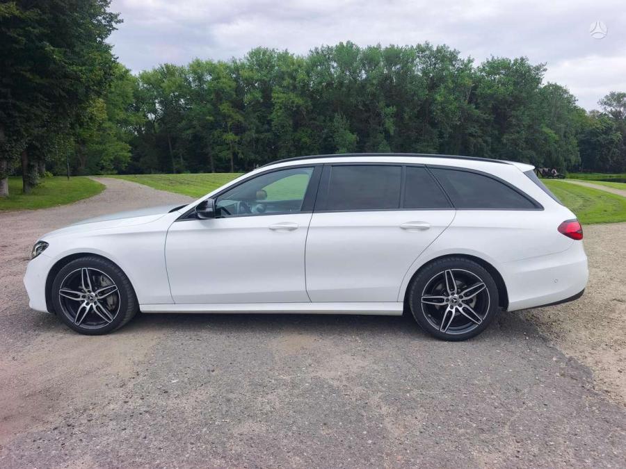 Balts Mercedes-Benz E 220 2018 Šakiai, ar dzinēja tilpumu 1.95 L un nobraukumu 447 tūkst. km par 15500 €, foto 22 vietnē AUTOMOTO.COM.LV