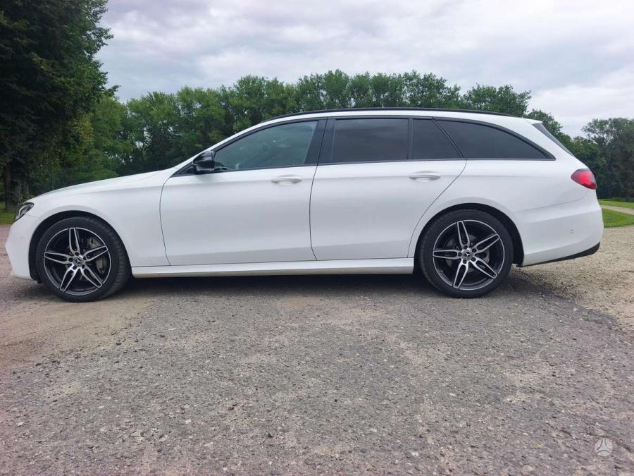Balts Mercedes-Benz E 220 2018 Šakiai, ar dzinēja tilpumu 1.95 L un nobraukumu 447 tūkst. km par 15500 €, foto 23 vietnē AUTOMOTO.COM.LV