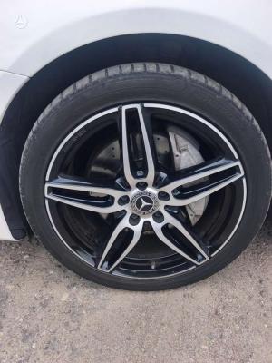 Balts Mercedes-Benz E 220 2018 Šakiai, ar dzinēja tilpumu 1.95 L un nobraukumu 447 tūkst. km par 15500 €, foto 24 vietnē AUTOMOTO.COM.LV