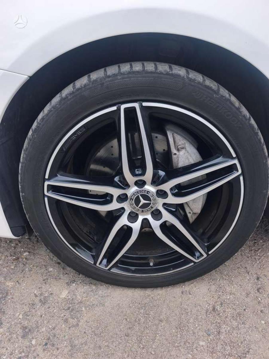Balts Mercedes-Benz E 220 2018 Šakiai, ar dzinēja tilpumu 1.95 L un nobraukumu 447 tūkst. km par 15500 €, foto 24 vietnē AUTOMOTO.COM.LV