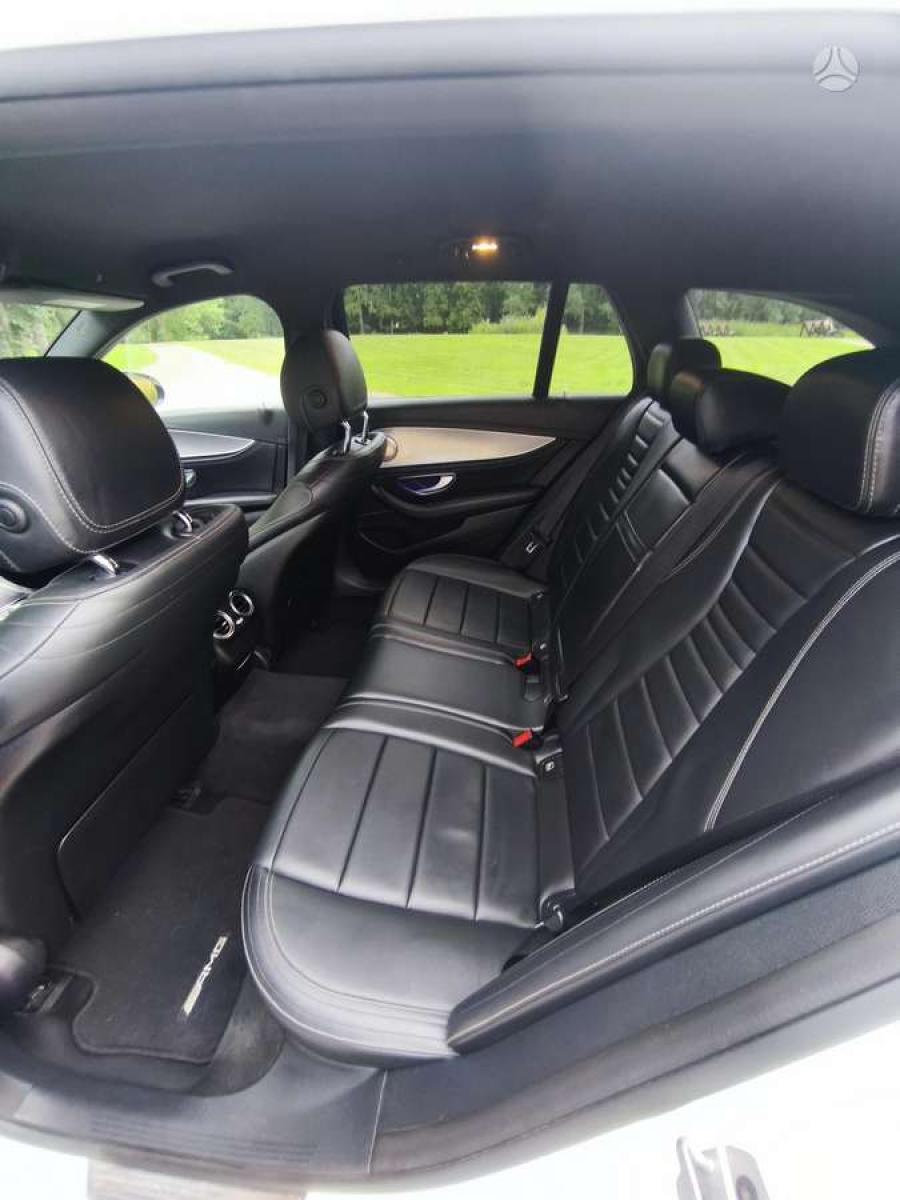 Balts Mercedes-Benz E 220 2018 Šakiai, ar dzinēja tilpumu 1.95 L un nobraukumu 447 tūkst. km par 15500 €, foto 28 vietnē AUTOMOTO.COM.LV