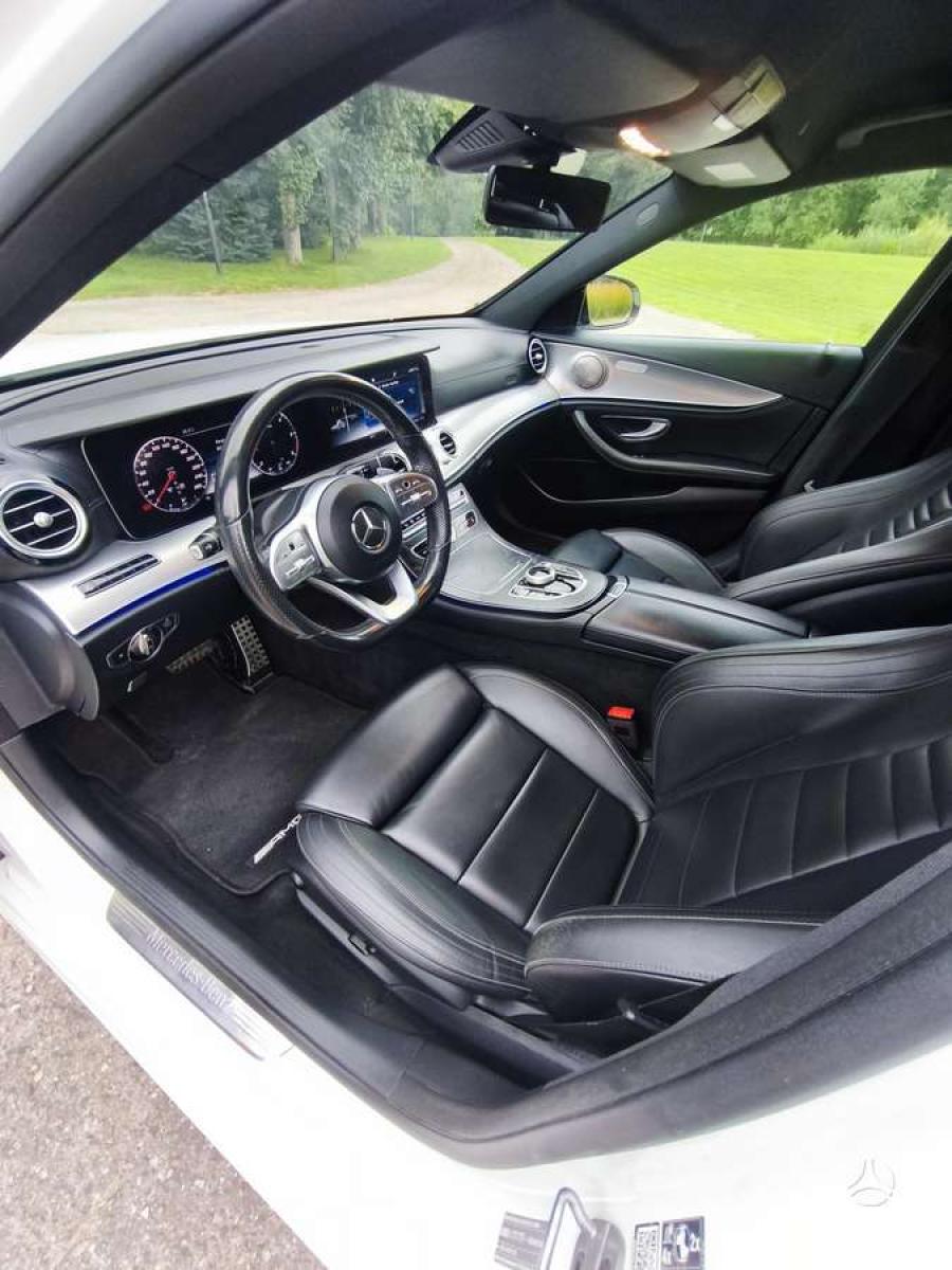 Balts Mercedes-Benz E 220 2018 Šakiai, ar dzinēja tilpumu 1.95 L un nobraukumu 447 tūkst. km par 15500 €, foto 30 vietnē AUTOMOTO.COM.LV