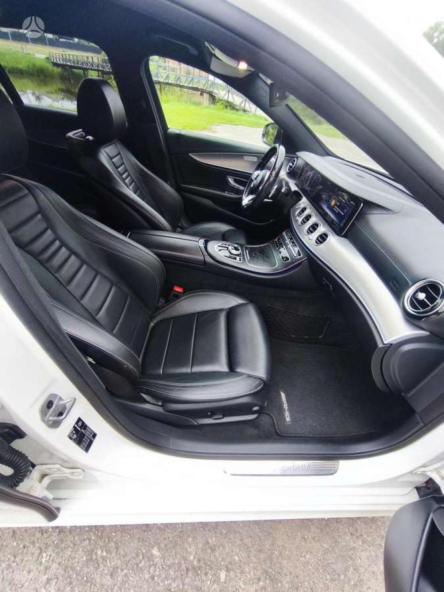 Balts Mercedes-Benz E 220 2018 Šakiai, ar dzinēja tilpumu 1.95 L un nobraukumu 447 tūkst. km par 15500 €, foto 31 vietnē AUTOMOTO.COM.LV