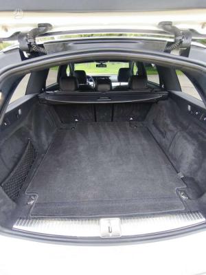 Balts Mercedes-Benz E 220 2018 Šakiai, ar dzinēja tilpumu 1.95 L un nobraukumu 447 tūkst. km par 15500 €, foto 32 vietnē AUTOMOTO.COM.LV
