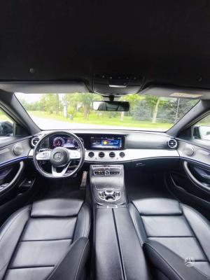 Balts Mercedes-Benz E 220 2018 Šakiai, ar dzinēja tilpumu 1.95 L un nobraukumu 447 tūkst. km par 15500 €, foto 34 vietnē AUTOMOTO.COM.LV