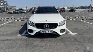 Белый Мерседес E 220 2018 в Вильнюс, объемом двигателя 1.95 л и пробегом 250 тыс. км за 19800 €, фото 3 на AUTOMOTO.COM.LV