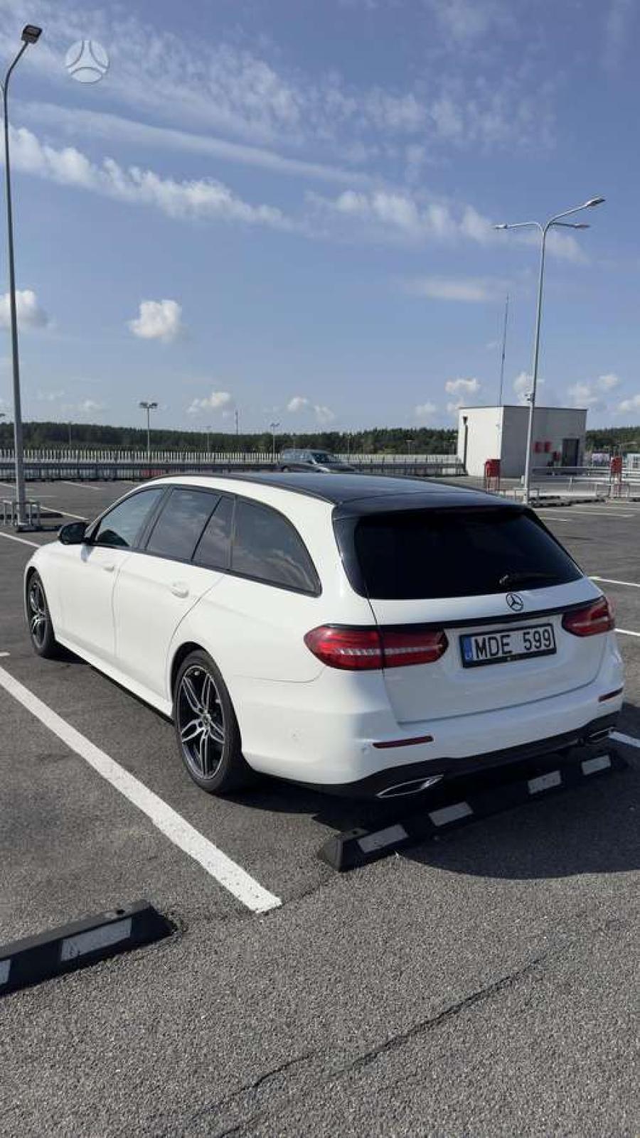 Белый Мерседес E 220 2018 в Вильнюс, объемом двигателя 1.95 л и пробегом 250 тыс. км за 19800 €, фото 4 на AUTOMOTO.COM.LV