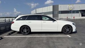 Белый Мерседес E 220 2018 в Вильнюс, объемом двигателя 1.95 л и пробегом 250 тыс. км за 19800 €, фото 6 на AUTOMOTO.COM.LV