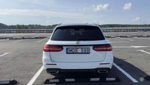 Белый Мерседес E 220 2018 в Вильнюс, объемом двигателя 1.95 л и пробегом 250 тыс. км за 19800 €, фото 7 на AUTOMOTO.COM.LV