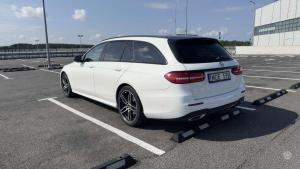 Белый Мерседес E 220 2018 в Вильнюс, объемом двигателя 1.95 л и пробегом 250 тыс. км за 19800 €, фото 11 на AUTOMOTO.COM.LV