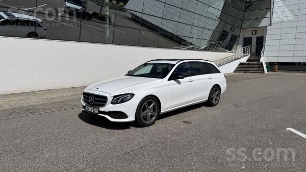 Balts Mercedes-Benz E 220 2019 Rīga, ar dzinēja tilpumu 2.00 L un nobraukumu 395 tūkst. km par 12499 €, foto 1 vietnē AUTOMOTO.COM.LV