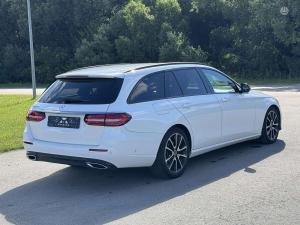Белый Мерседес E 220 2021 в Таураге, объемом двигателя 1.95 л и пробегом 330 тыс. км за 17500 €, фото 6 на AUTOMOTO.COM.LV