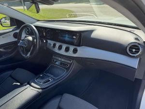 Белый Мерседес E 220 2021 в Таураге, объемом двигателя 1.95 л и пробегом 330 тыс. км за 17500 €, фото 19 на AUTOMOTO.COM.LV