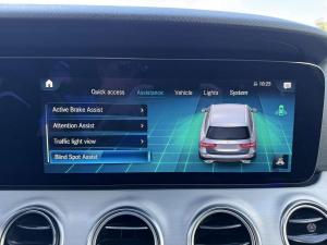 Белый Мерседес E 220 2021 в Таураге, объемом двигателя 1.95 л и пробегом 330 тыс. км за 17500 €, фото 32 на AUTOMOTO.COM.LV
