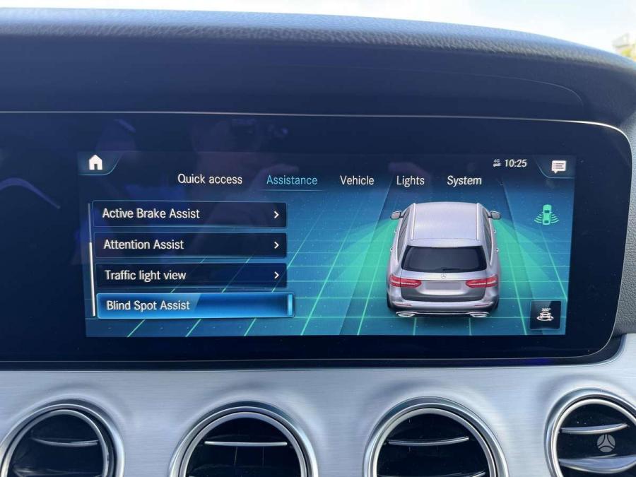 Белый Мерседес E 220 2021 в Таураге, объемом двигателя 1.95 л и пробегом 330 тыс. км за 17500 €, фото 32 на AUTOMOTO.COM.LV