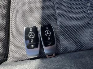 Белый Мерседес E 220 2021 в Таураге, объемом двигателя 1.95 л и пробегом 330 тыс. км за 17500 €, фото 35 на AUTOMOTO.COM.LV